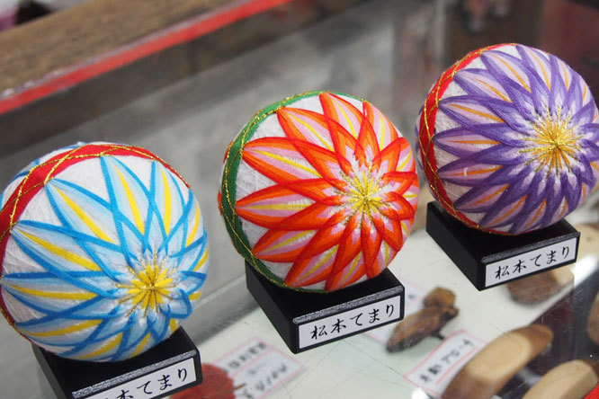 Matsumoto ‘Temari’ Handball Craft (Souvenir Shop Takagi) | Crafts ...